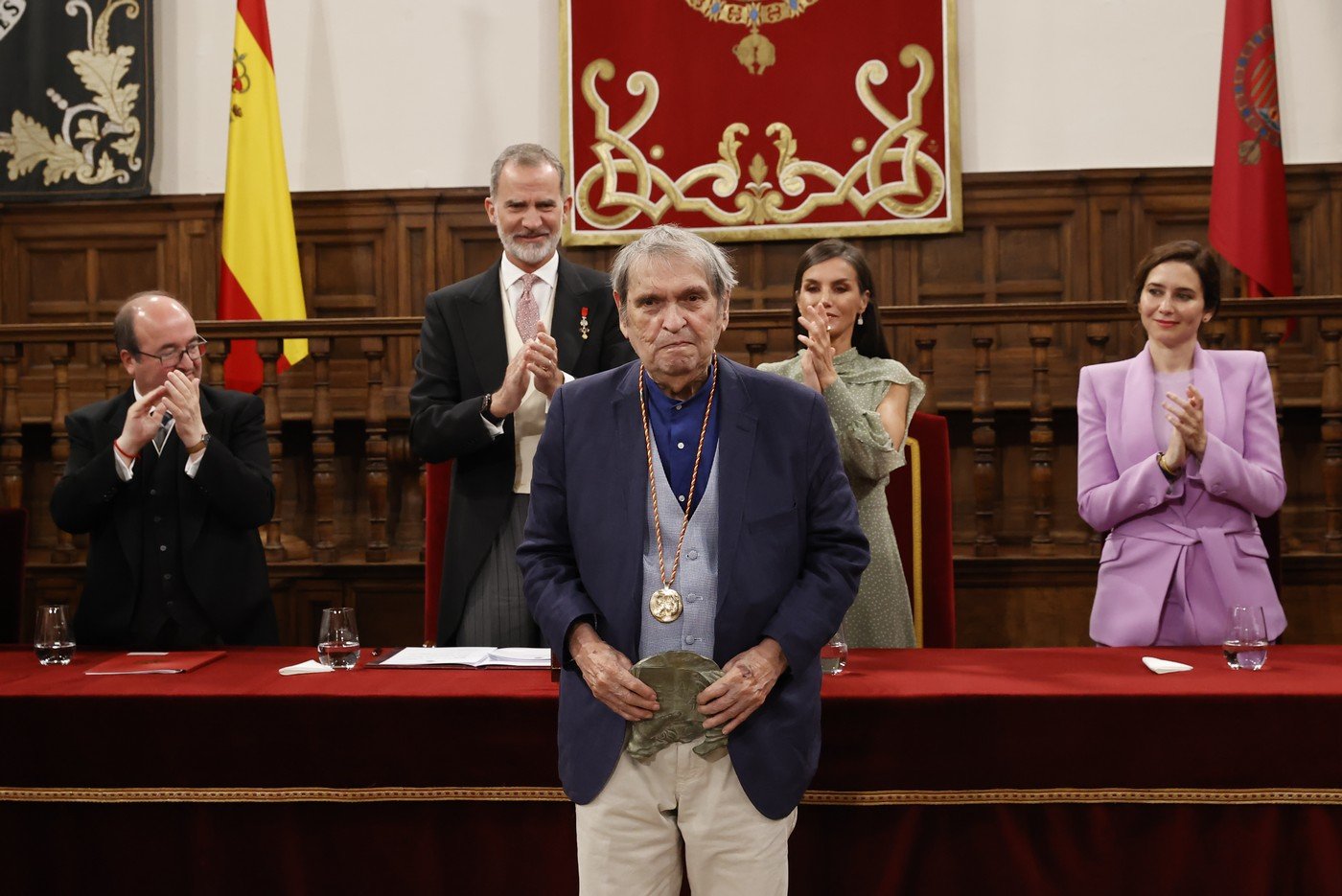 El poeta venezolano Rafael Cadenas recibe el Premio Cervantes | Noticia ... El poeta venezolano Rafael Cadenas recibe el Premio Cervantes | Noticia ...