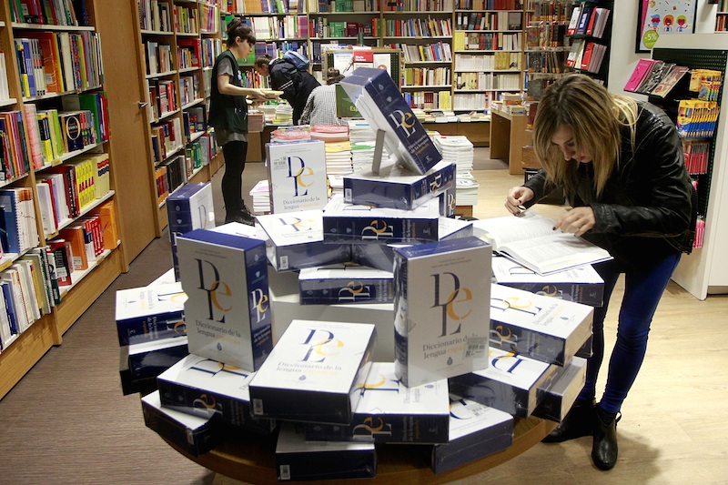 La 23.ª edición del DRAE ya está en las librerías | Noticia ...