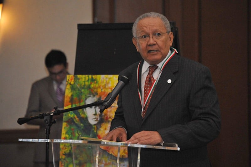 Juan Ramón Martínez recibe el Premio Ohtli del gobierno mexicano ...